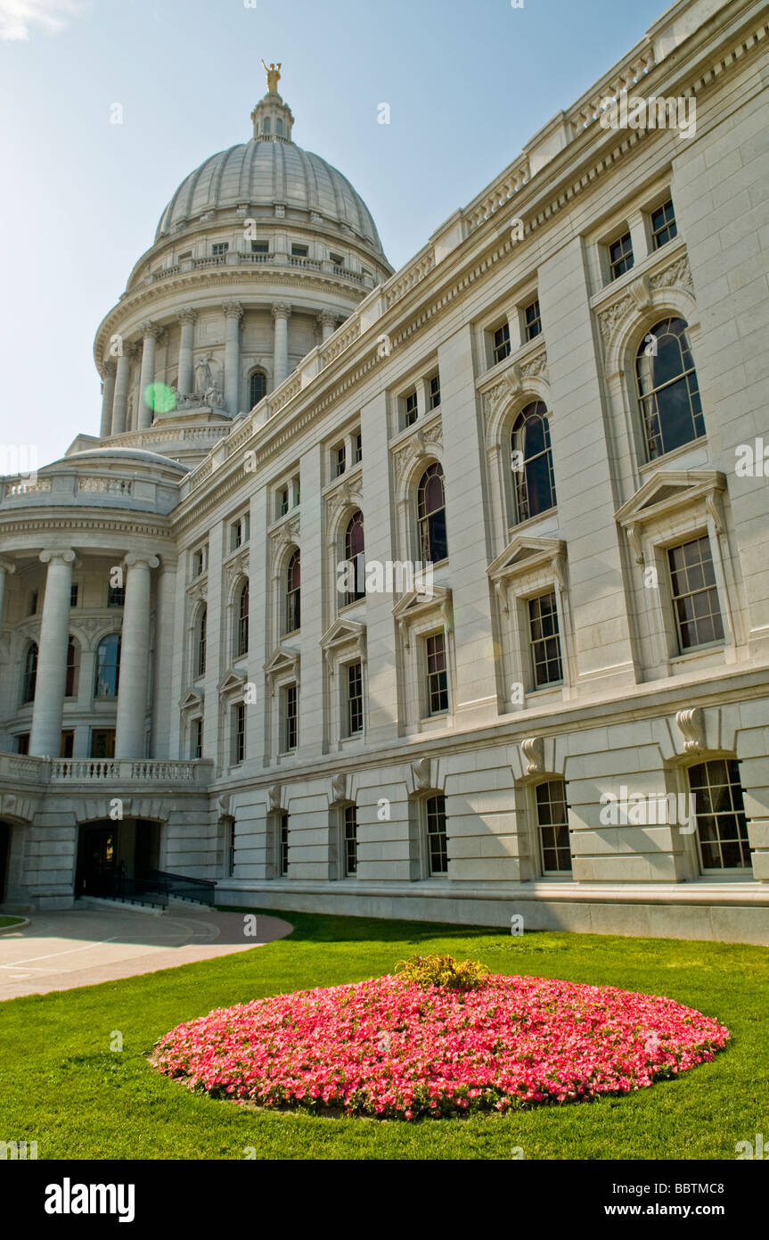 Madison wisconsin state capitol statue hi-res stock photography and ...