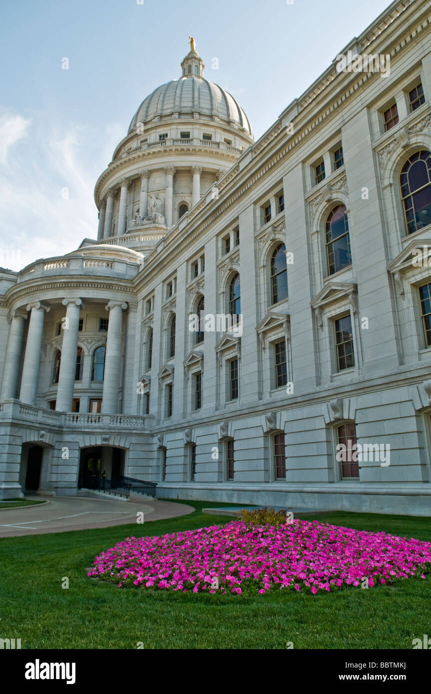 Madison wisconsin state capitol statue hi-res stock photography and ...