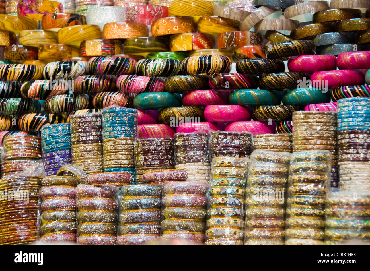 Bangles store hi-res stock photography and images - Alamy