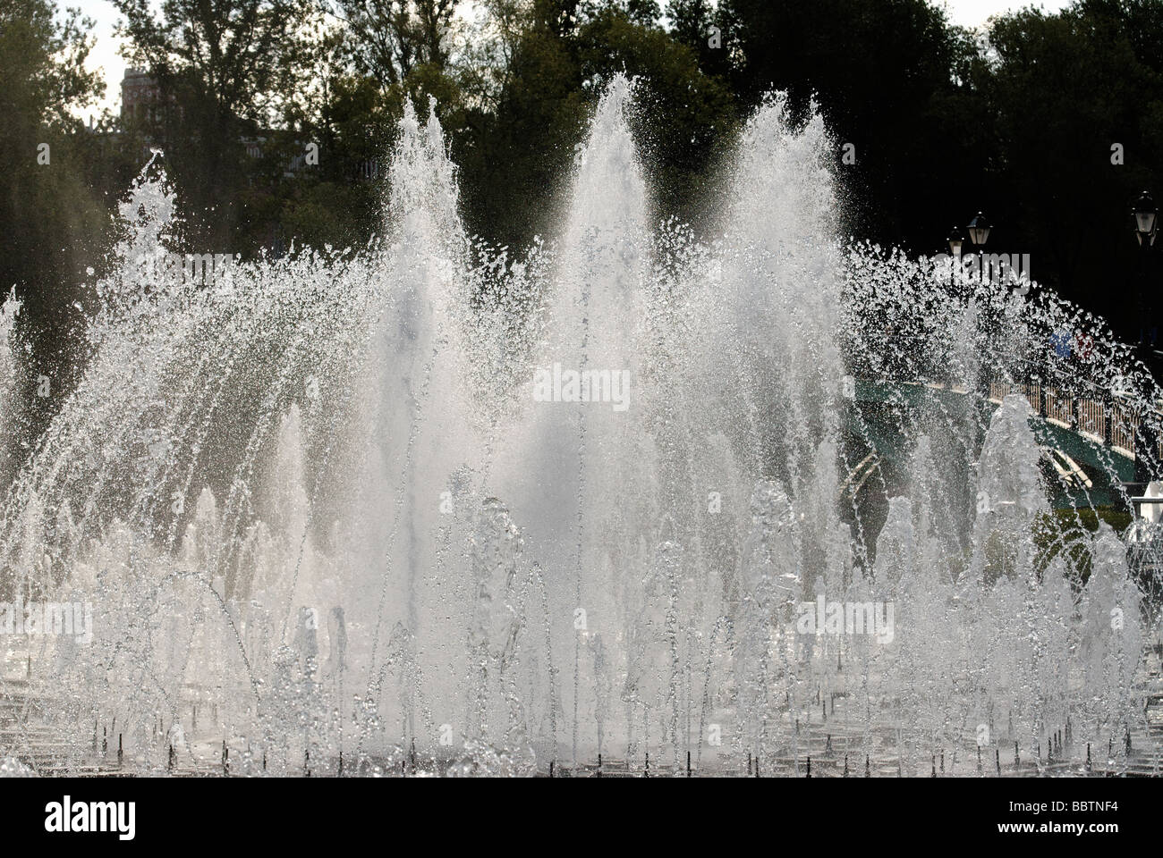 Fountain sparkles hi-res stock photography and images - Alamy