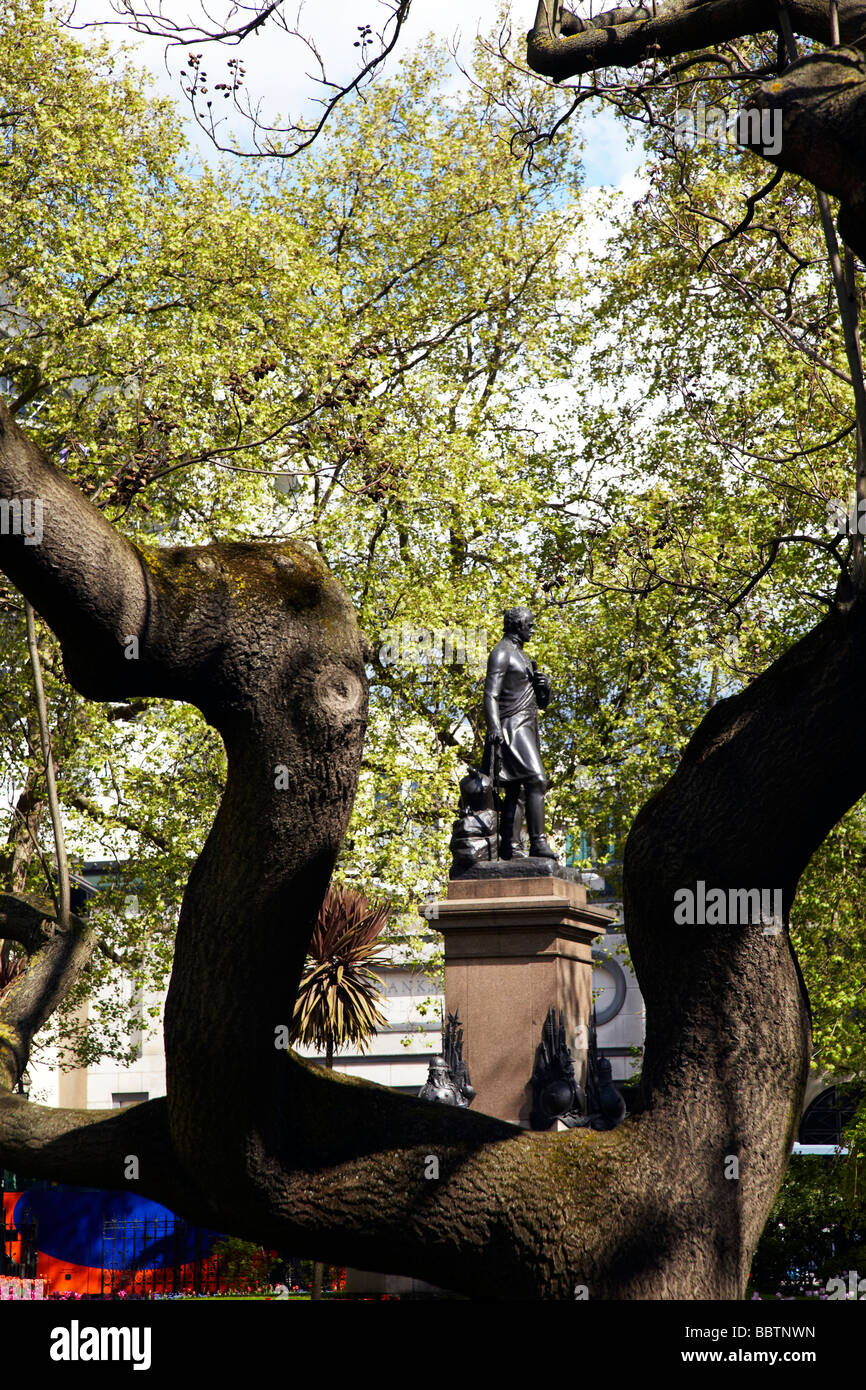 James outram statue through tree hi-res stock photography and images ...