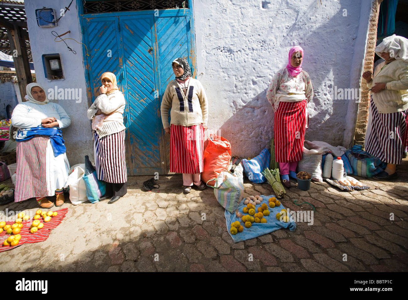 Morocco chefchaouen women hi-res stock photography and images - Alamy