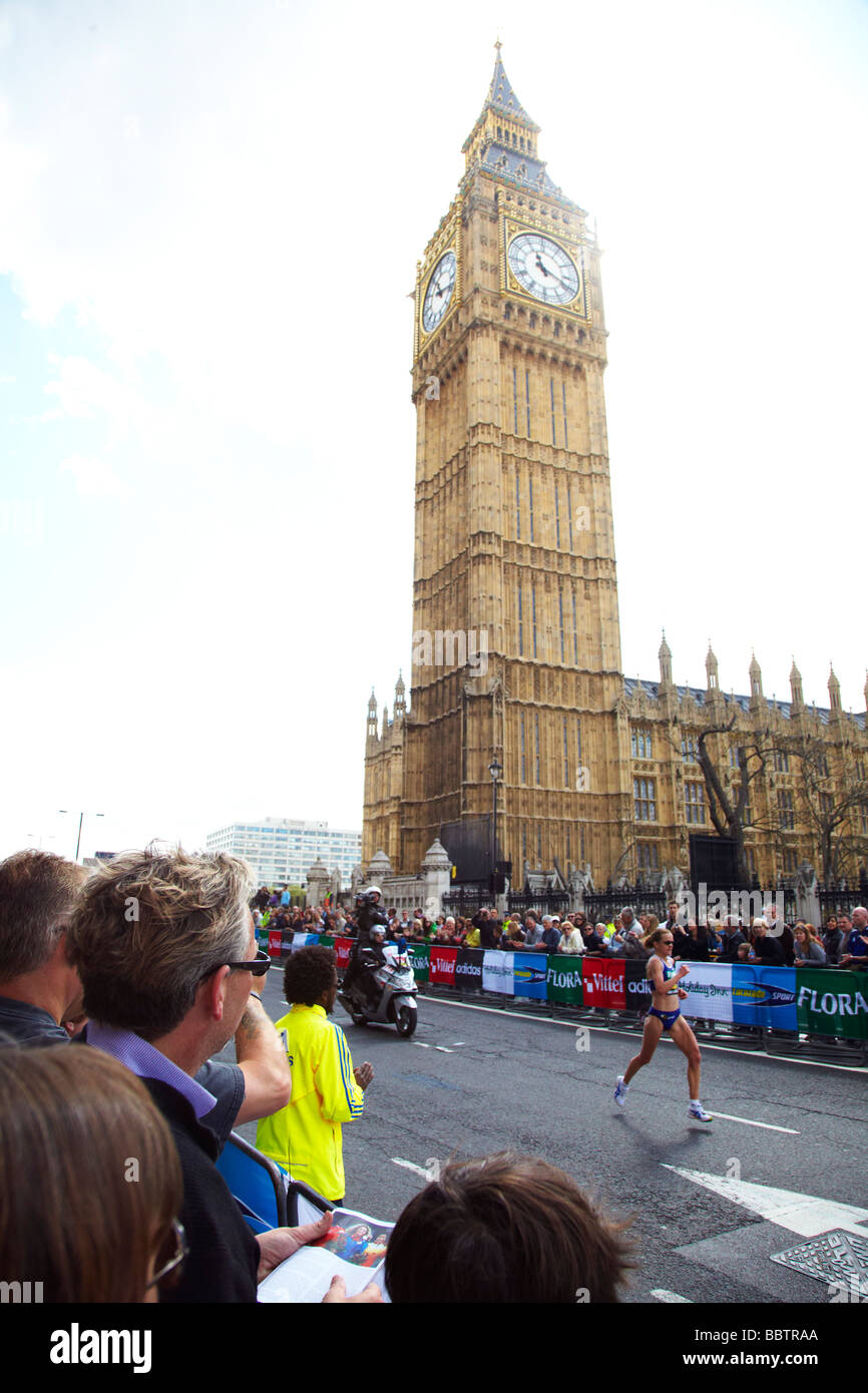 Crowds london marathon big ben hi-res stock photography and images - Alamy