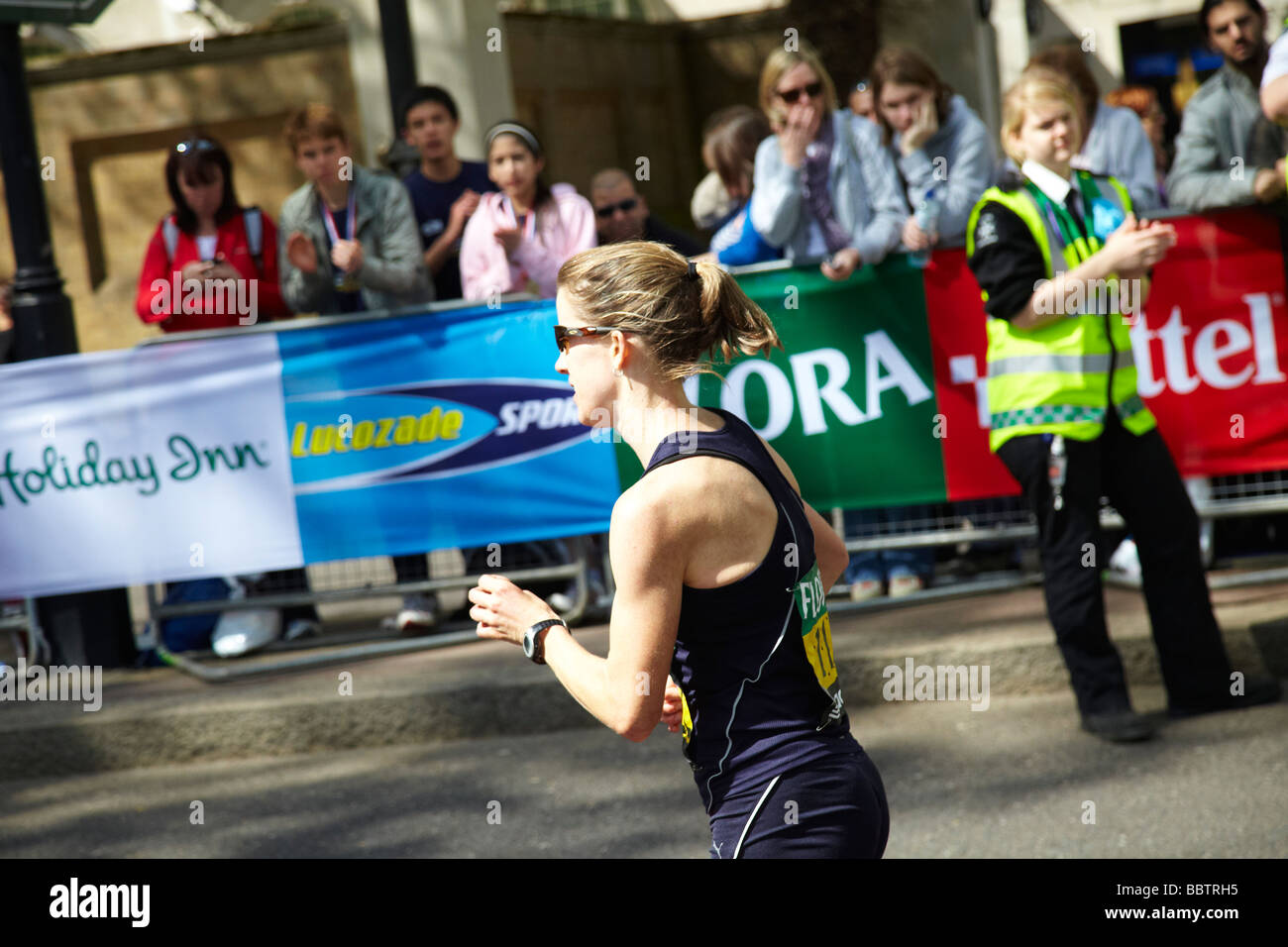 runner, crowds, London marathon Stock Photo - Alamy
