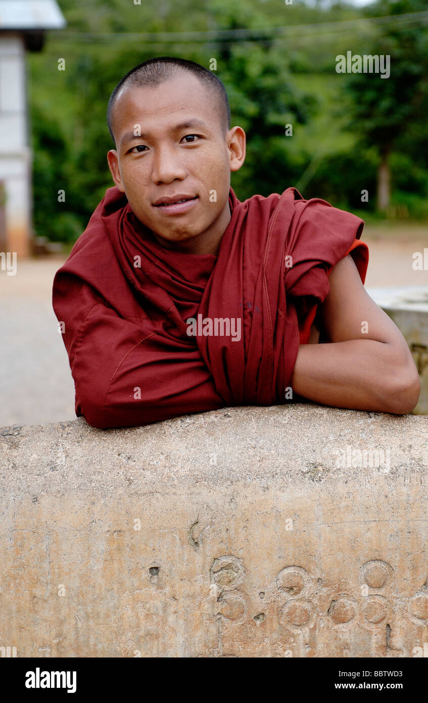 Burmese Buddhist Monk Stock Photo - Alamy Burmese Buddhist Monk Stock Photo - Alamy