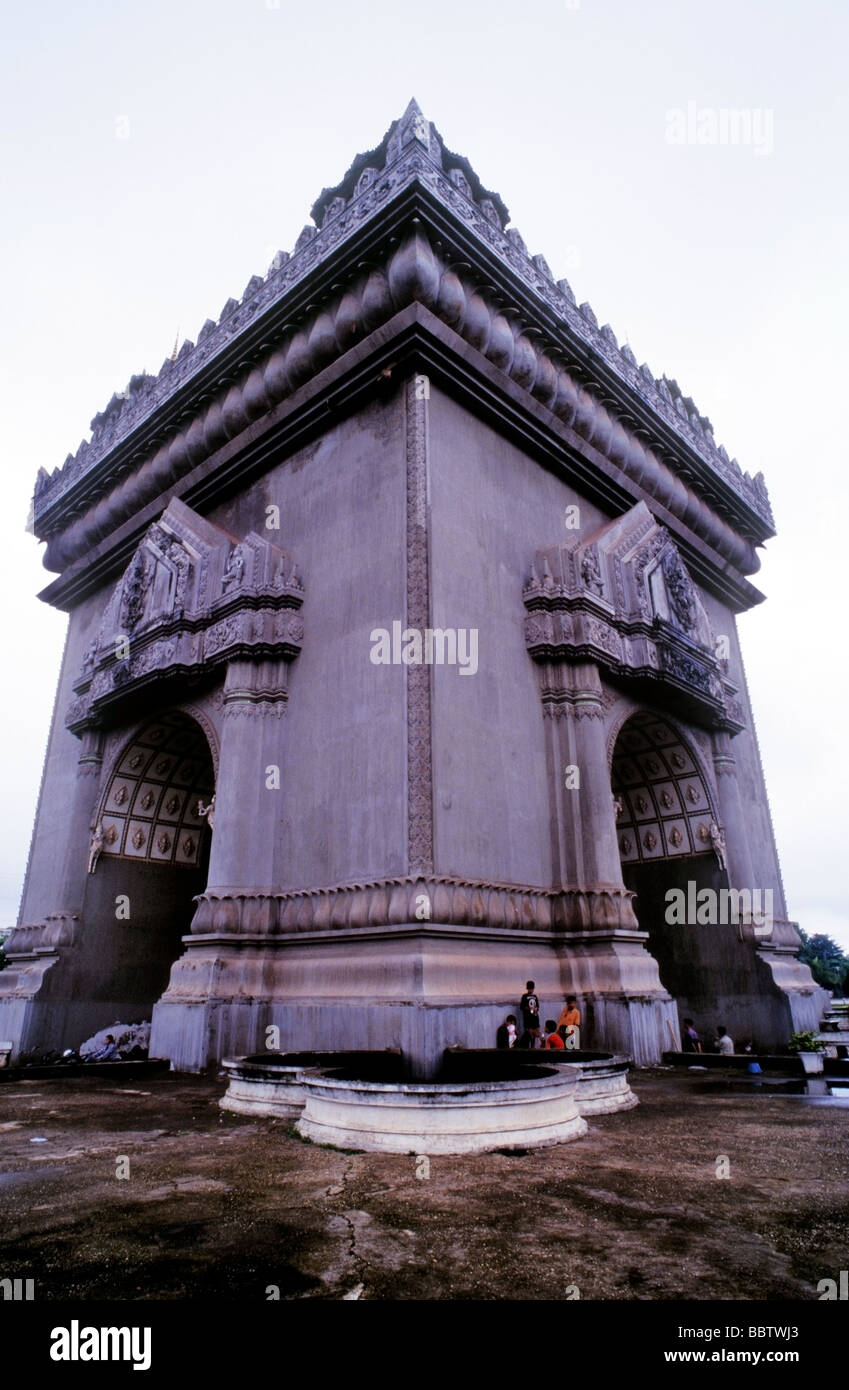 Victory gate monument Vientiane Laos Stock Photo - Alamy