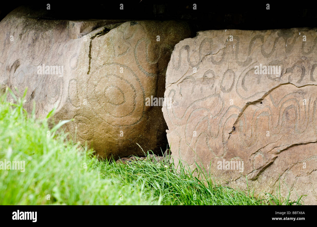 Decorated Kerb Stones at Knowth. Large bolders of granite decorated ...