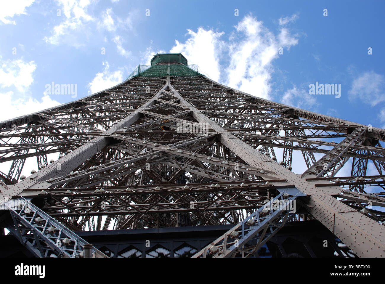 Eiffel tower looking up hi-res stock photography and images - Alamy