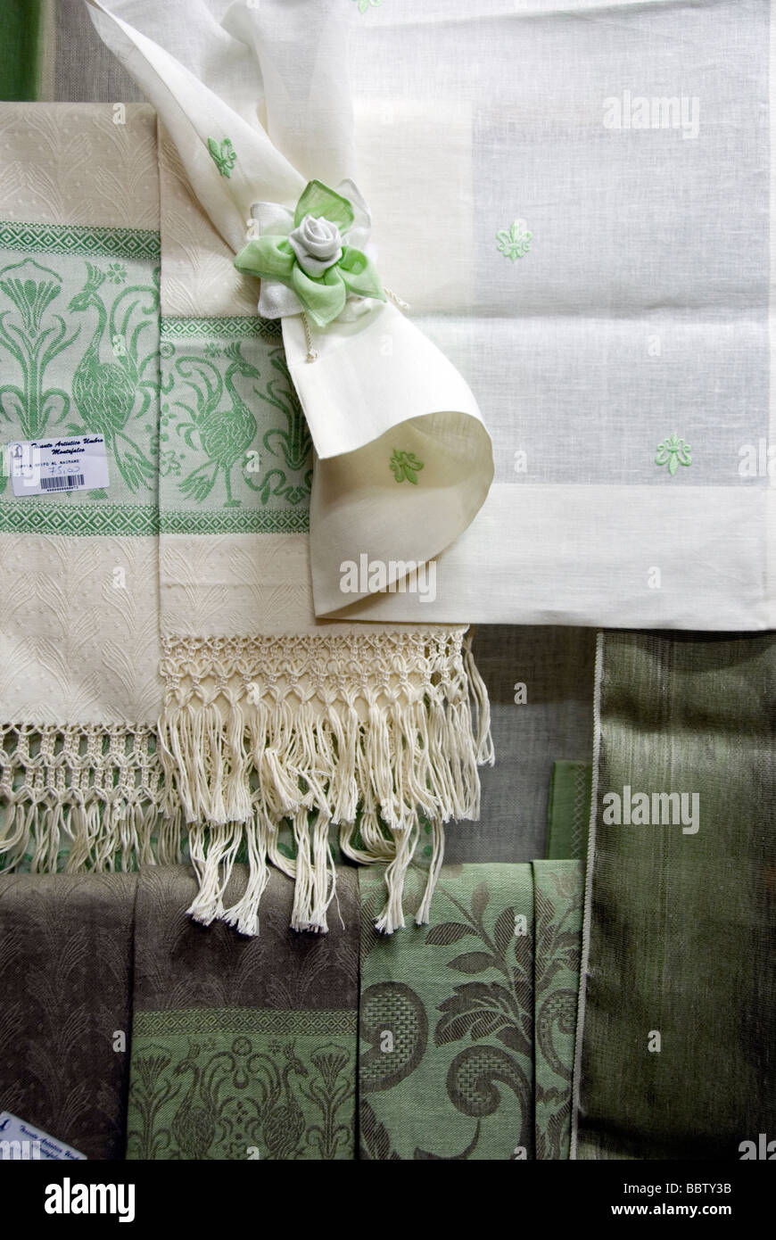 Hand loomed cloth hi-res stock photography and images - Alamy