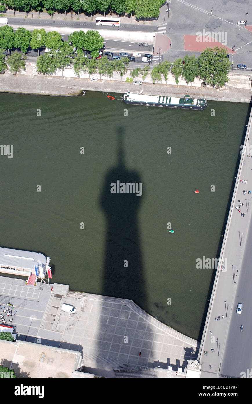 Paris, Eiffel Tower shadow in River Seine looking down Stock Photo - Alamy