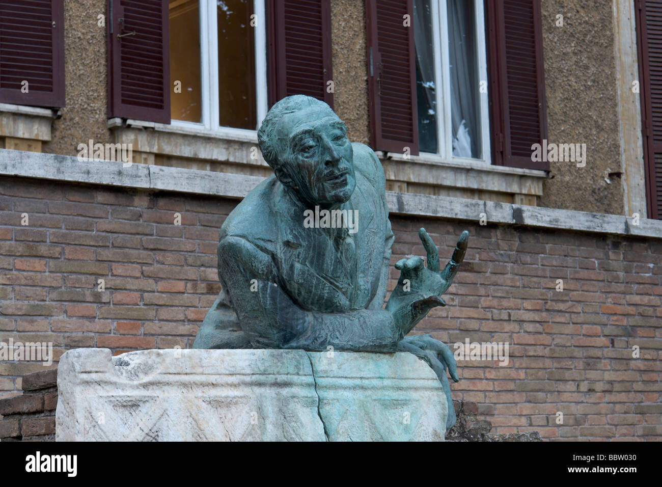 Monument to Roman dialect poet Trilussa in piazza Trilussa in Rome ...