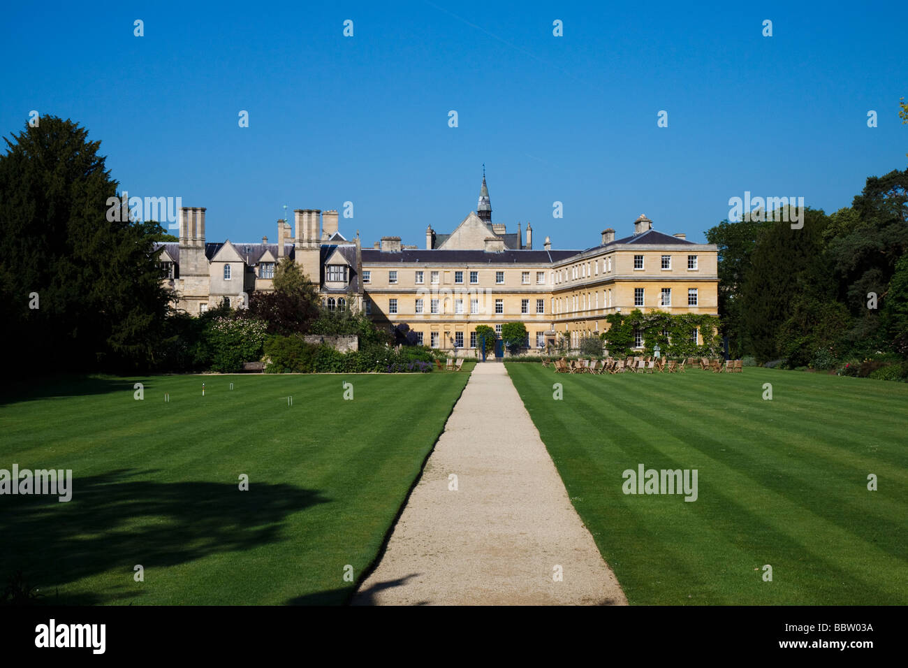 Trinity college oxford garden hi-res stock photography and images - Alamy