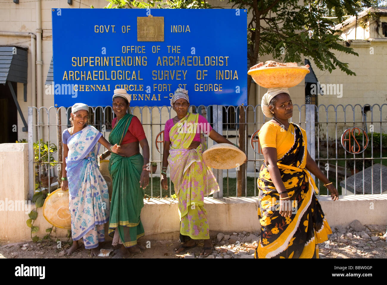 St george sari hi-res stock photography and images - Alamy