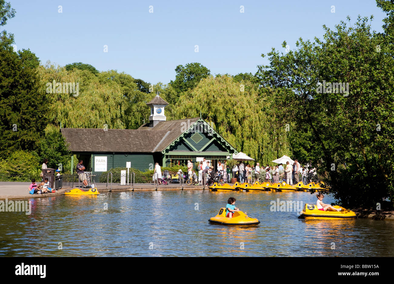 Boating lake pedalo boats hi-res stock photography and images - Alamy