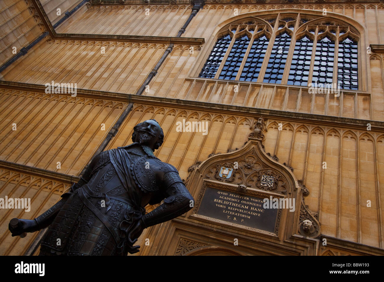 Oxford university statue hi-res stock photography and images - Alamy