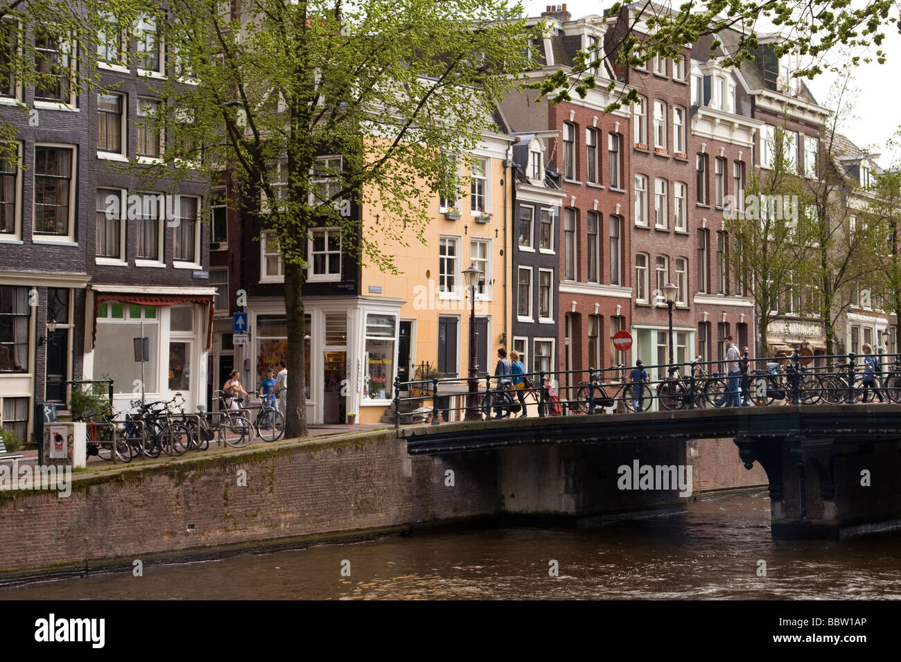 Buildings architecture alongside canal hi-res stock photography and ...