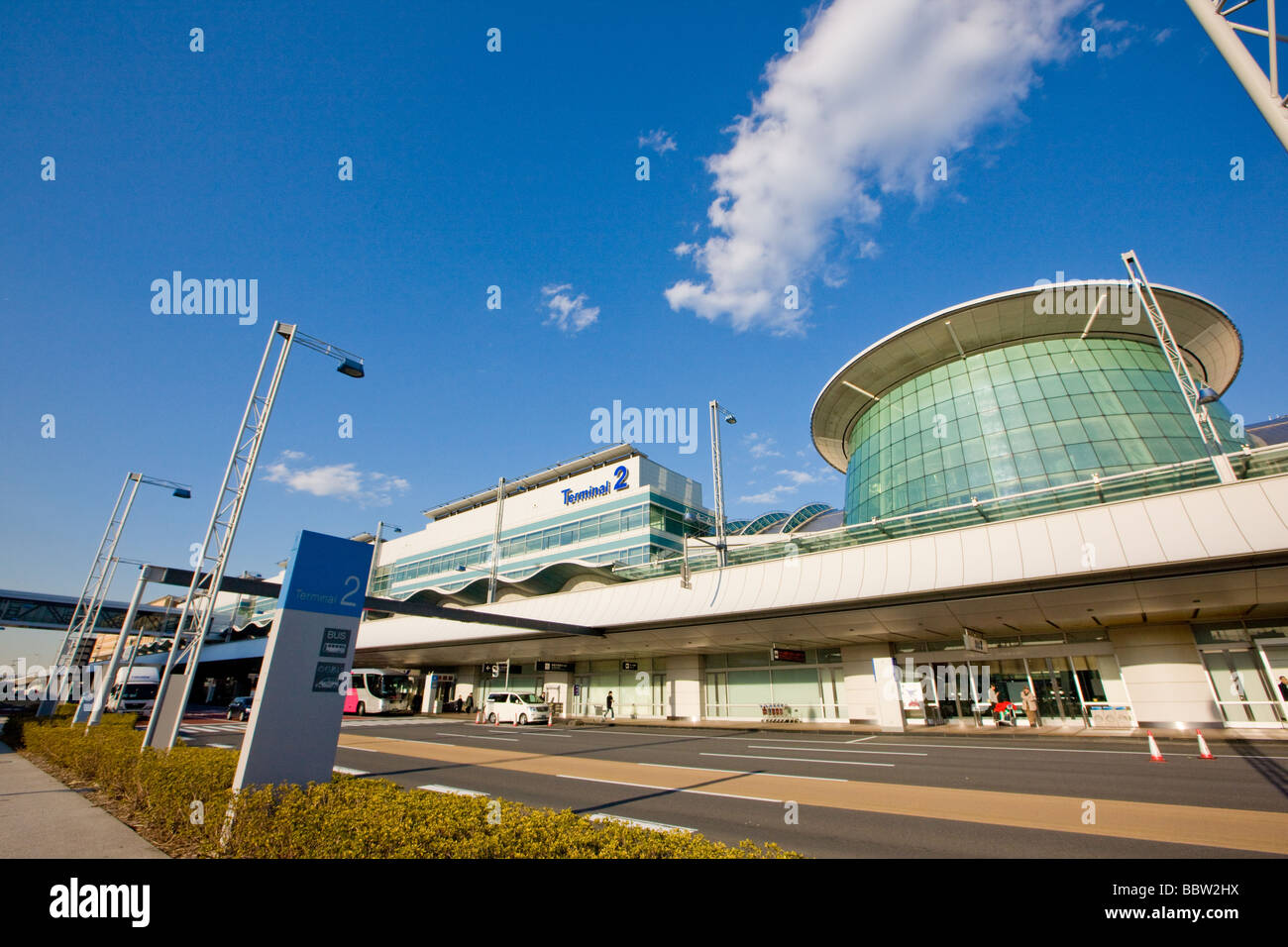 Airport exterior entrance doors hi-res stock photography and images - Alamy