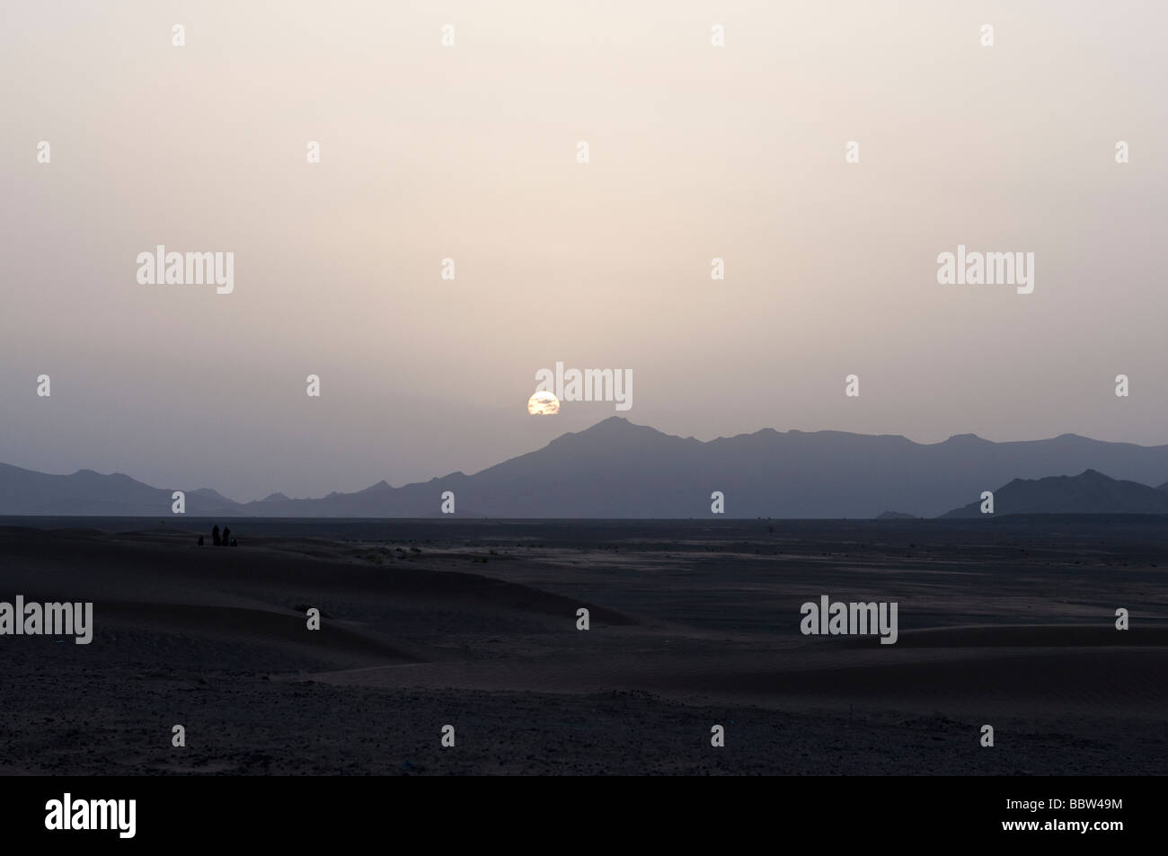 Dawn in the desert hi-res stock photography and images - Alamy