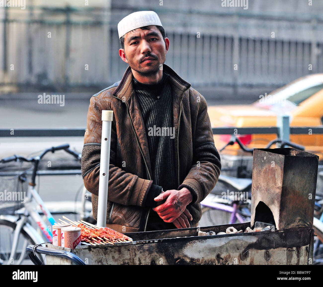 Food stand in shanghai hi-res stock photography and images - Alamy