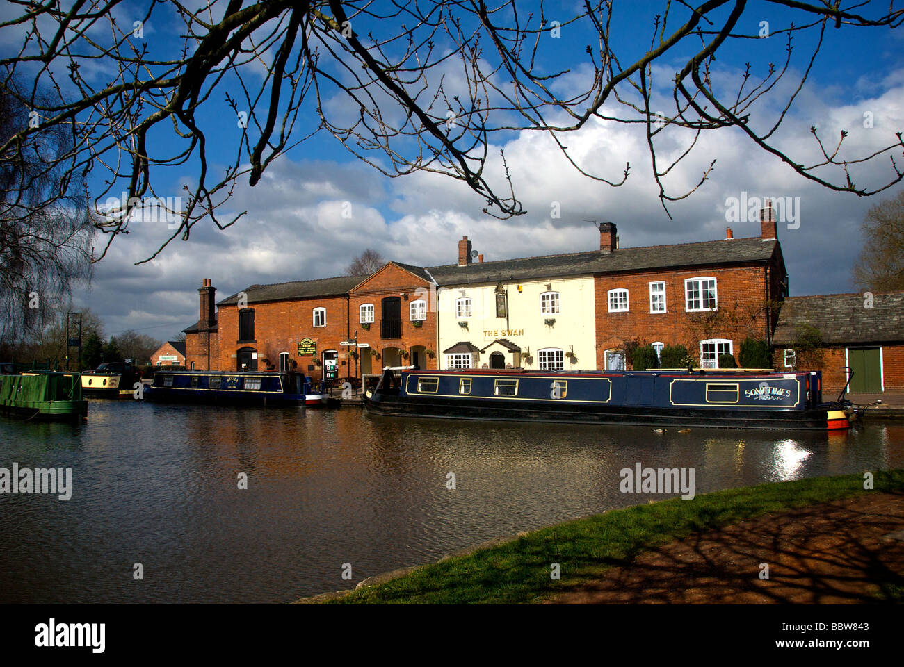 Fradley junction hi-res stock photography and images - Alamy
