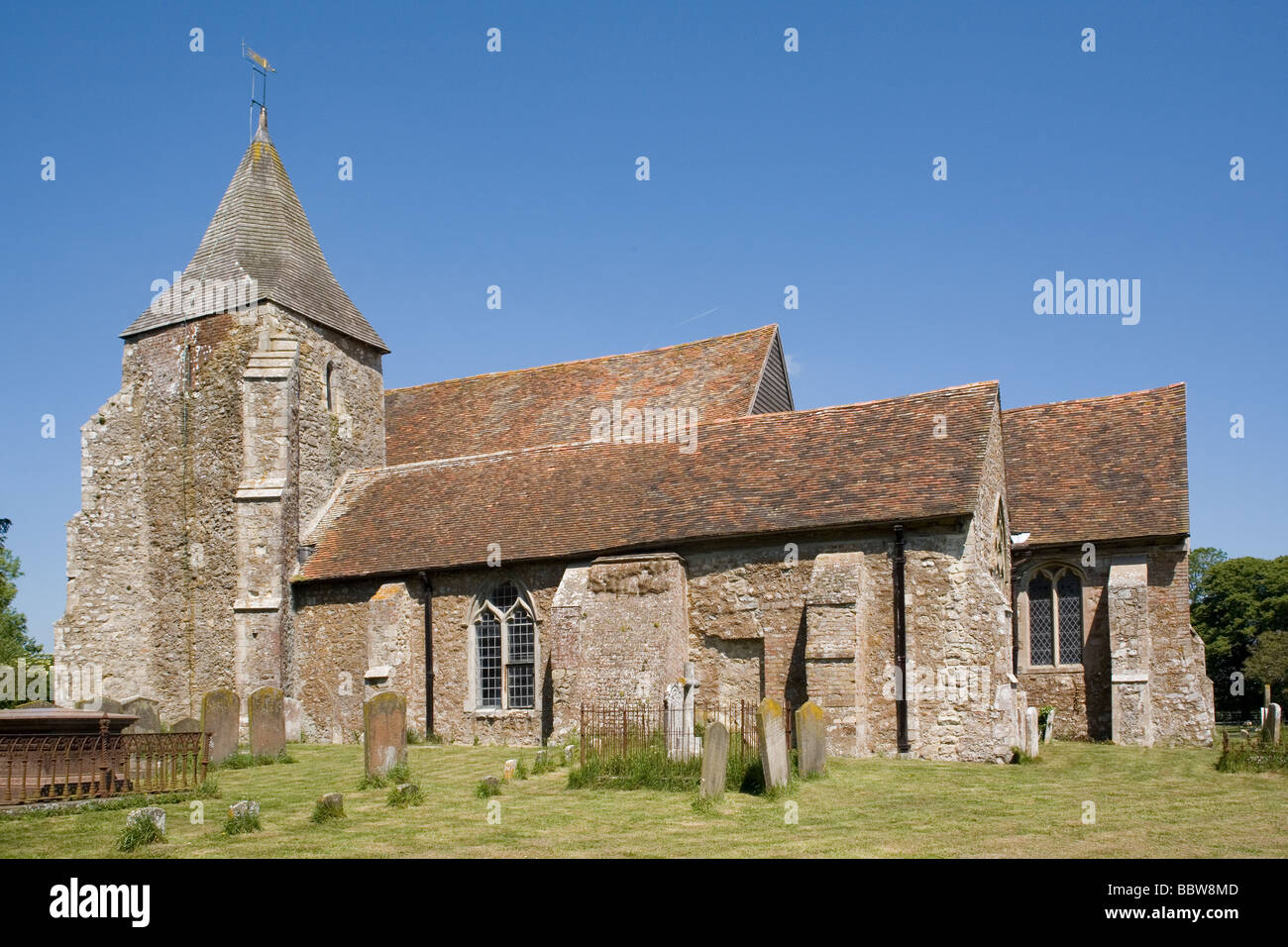 Old romney church kent hi-res stock photography and images - Alamy