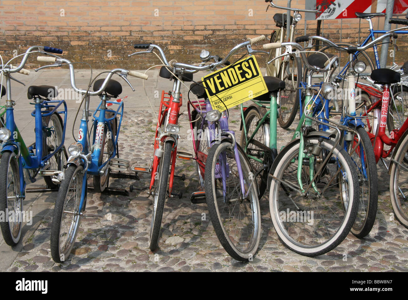 Vendesi sign italy hi-res stock photography and images - Alamy