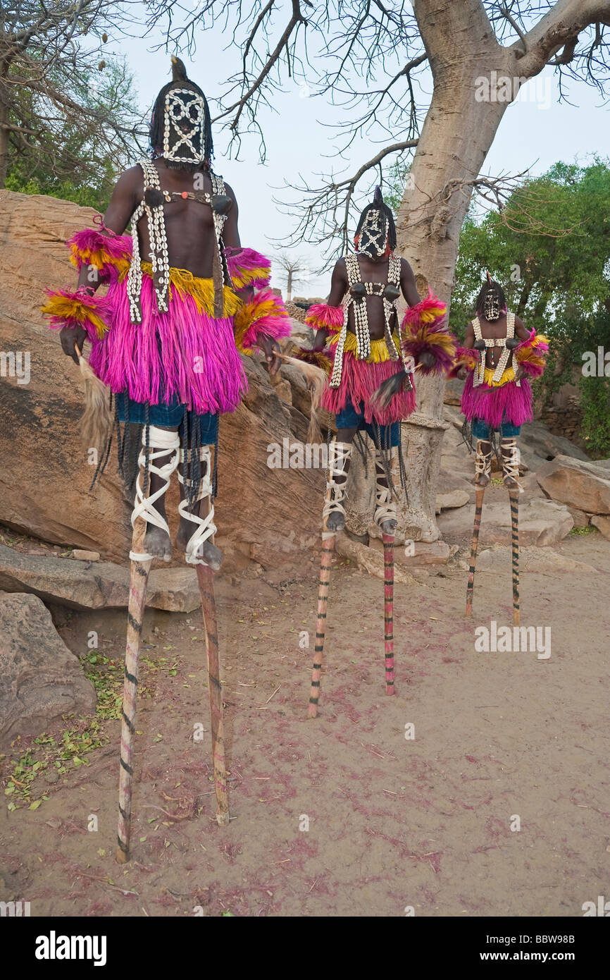 Africa, West Africa, Mali, Dogon Country, Bandiagara escarpment, Masked ...