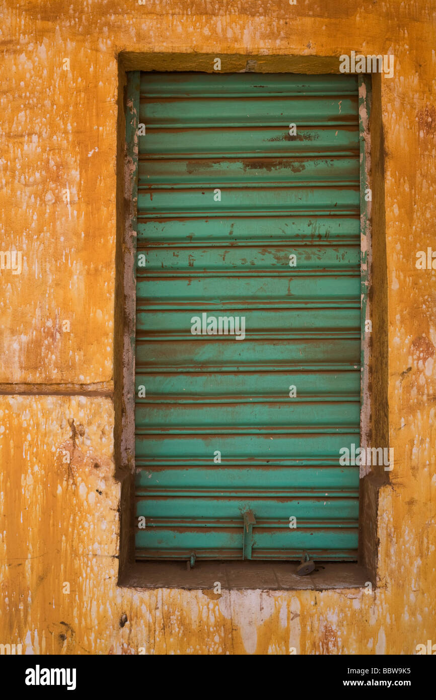 Closed shop shutters hi-res stock photography and images - Alamy
