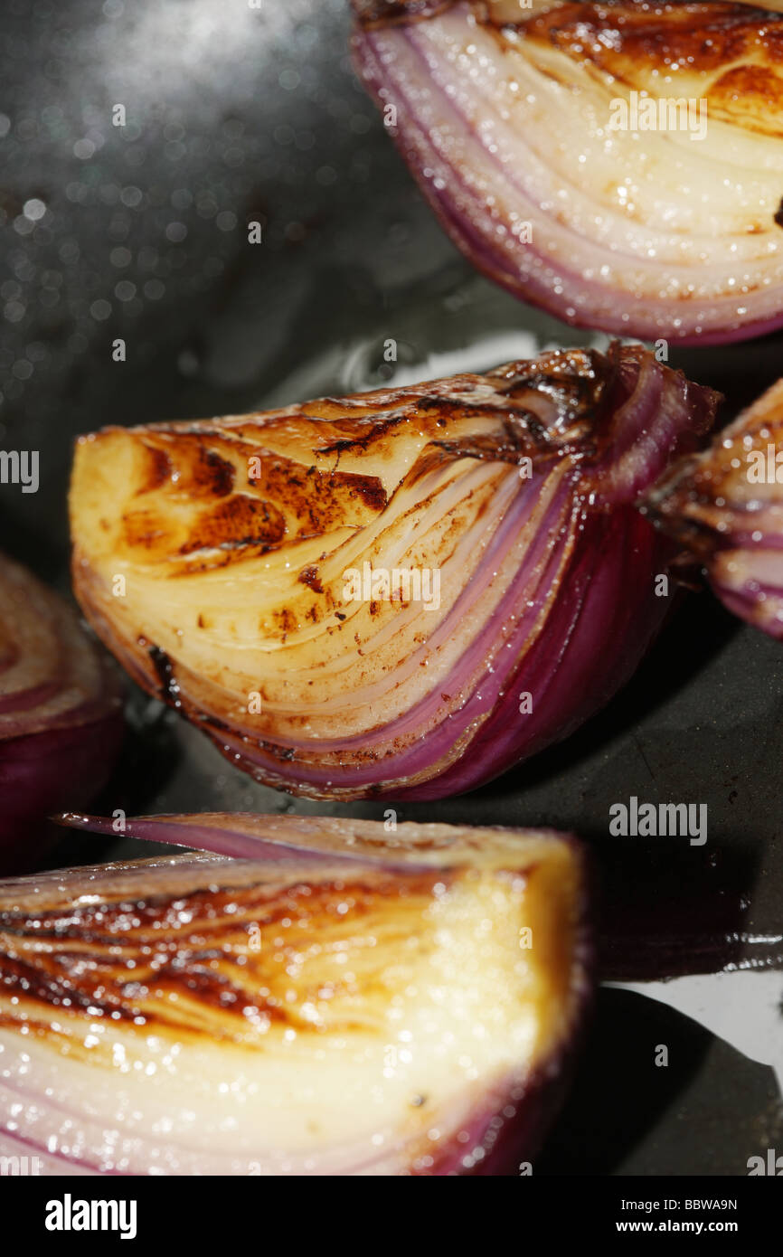 Onion segments hi-res stock photography and images - Alamy