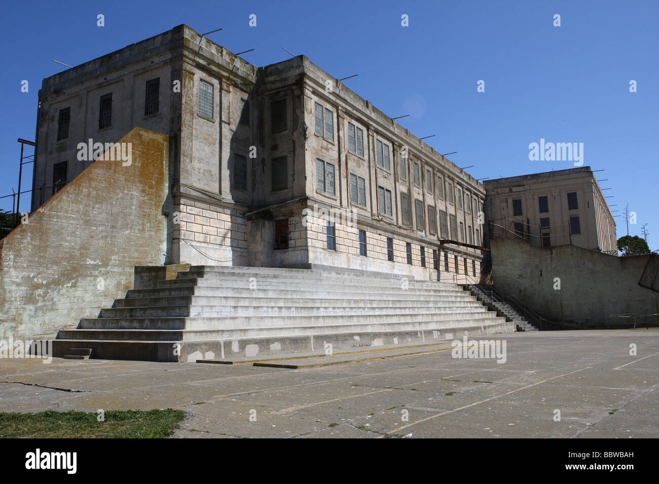 Exercise yard prison hi-res stock photography and images - Alamy