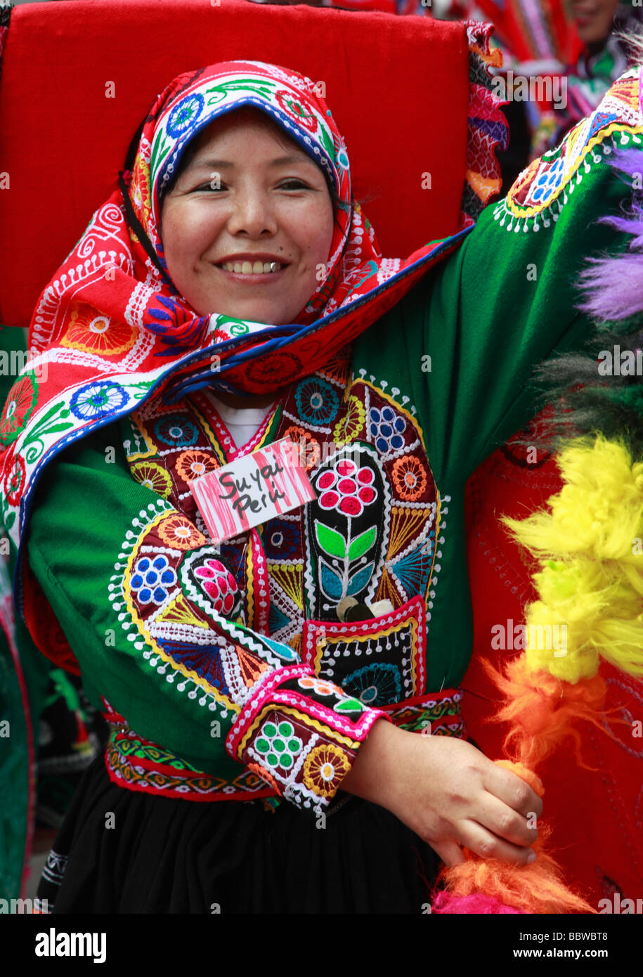 Peruvian woman in traditional dress hi-res stock photography and images ...