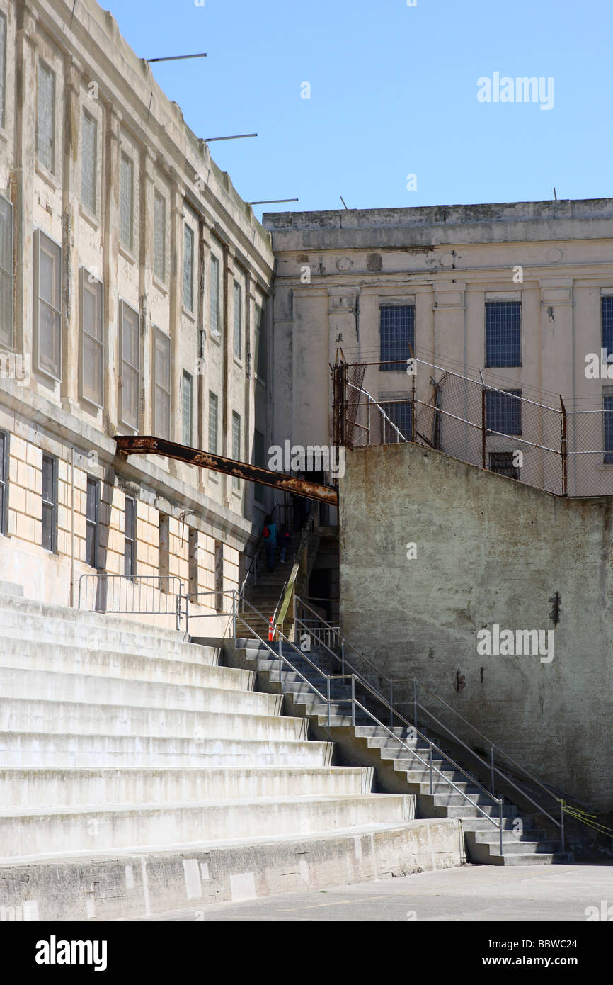 Prison yard exercise hi-res stock photography and images - Alamy
