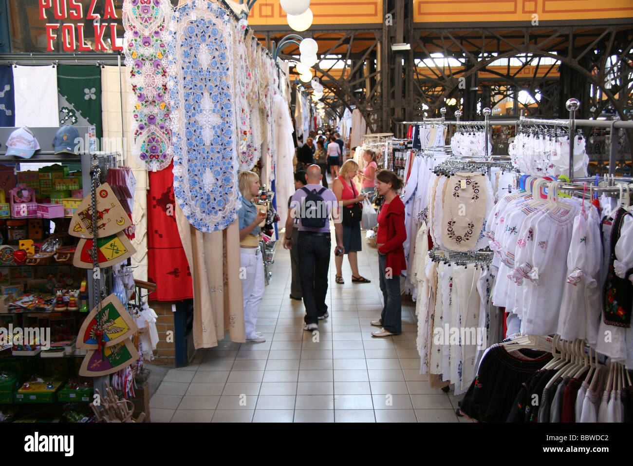 tourist market in Budapest Hungary Stock Photo - Alamy