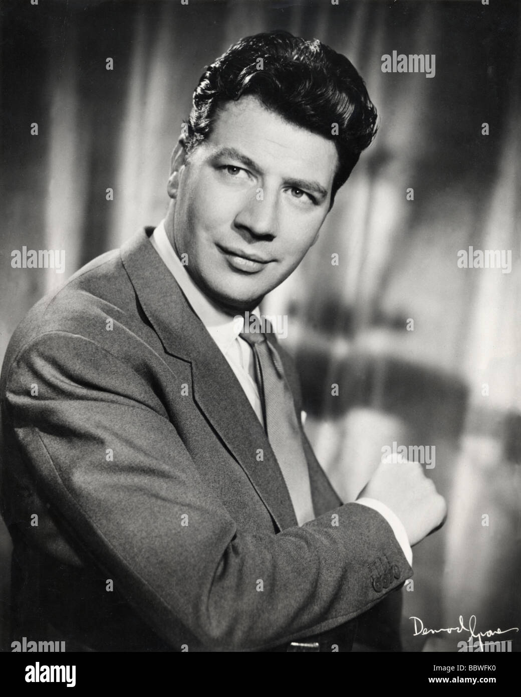 MAX BYGRAVES - UK actor and comedian about 1958 Stock Photo - Alamy