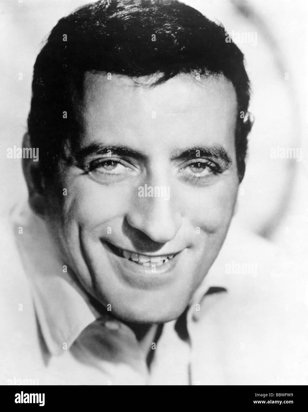 TONY BENNETT US singer Stock Photo - Alamy