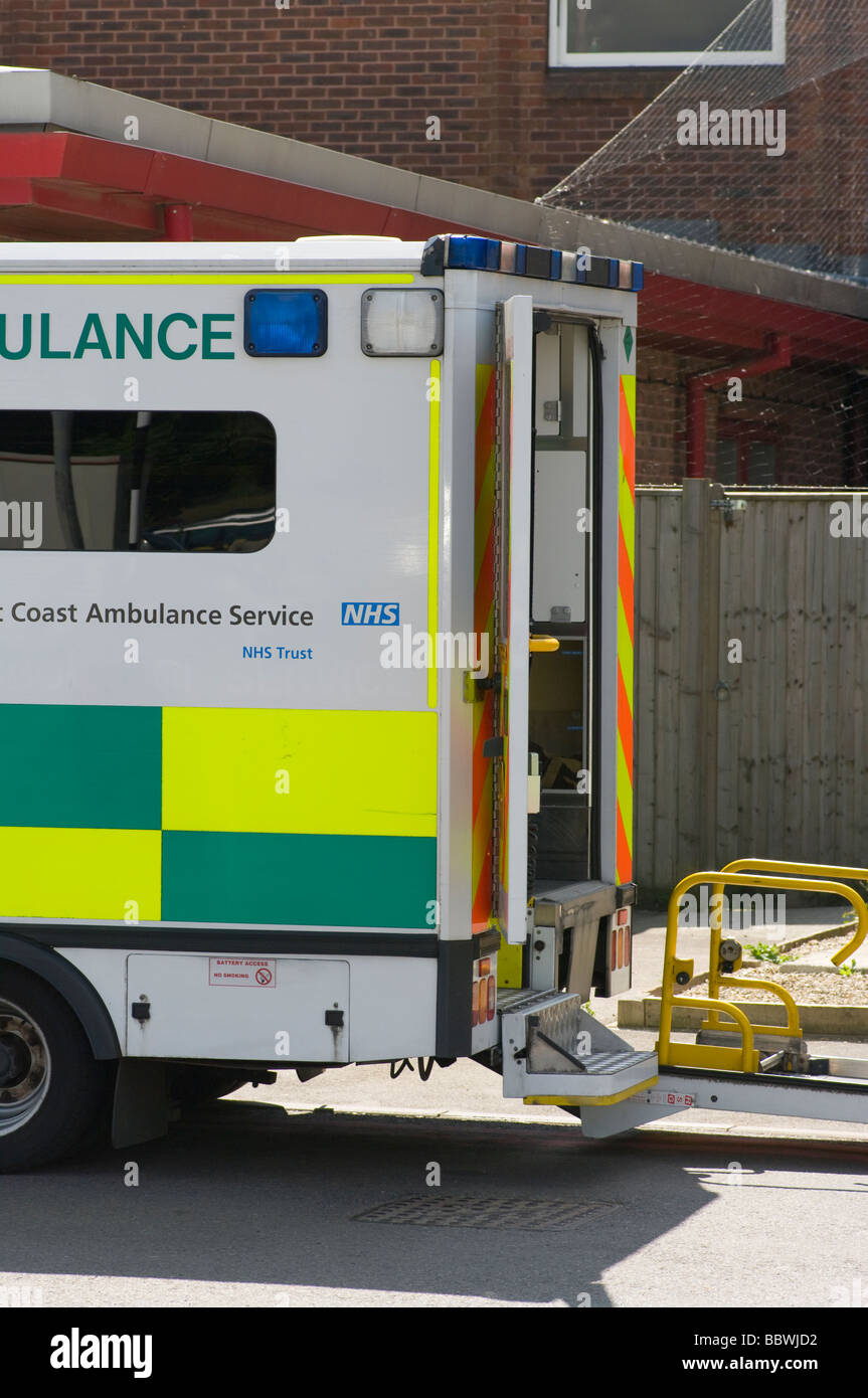 Ambulance uk rear hi-res stock photography and images - Alamy