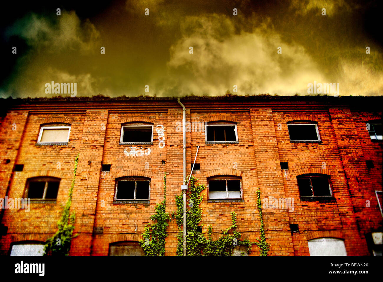 Run Down Buildings Stock Photos & Run Down Buildings Stock Images - Alamy