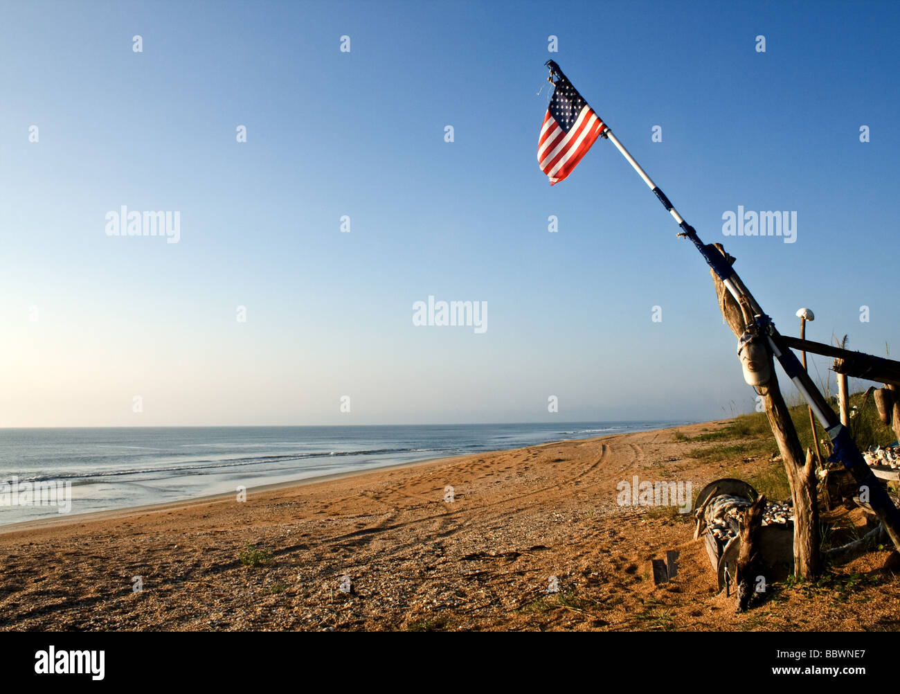 Tattered american flag hi-res stock photography and images - Alamy