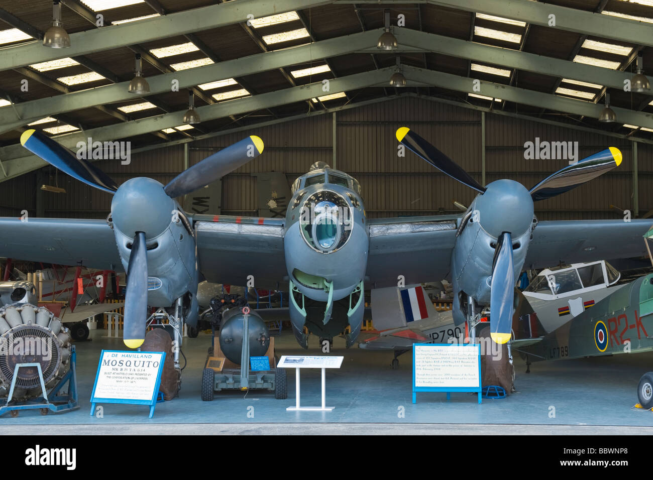 Aircraft de havilland dh98 mosquito hi-res stock photography and images ...
