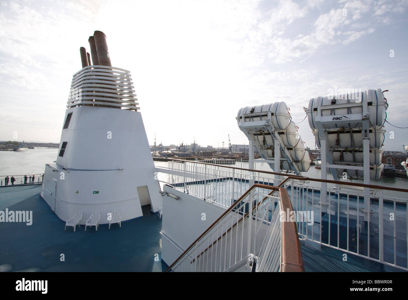 Ship life rafts hi-res stock photography and images - Alamy