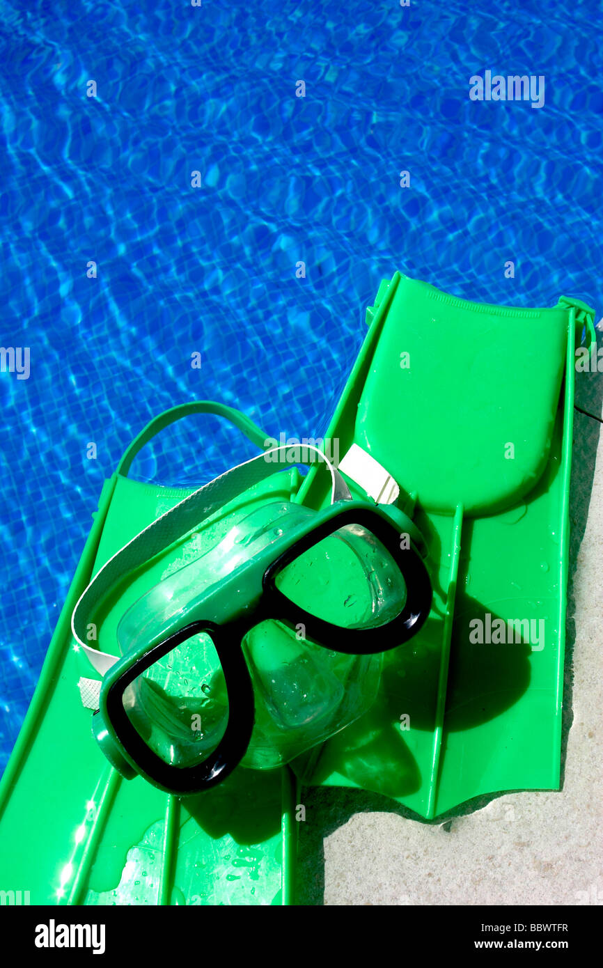 Kids flippers and mask hi-res stock photography and images - Alamy