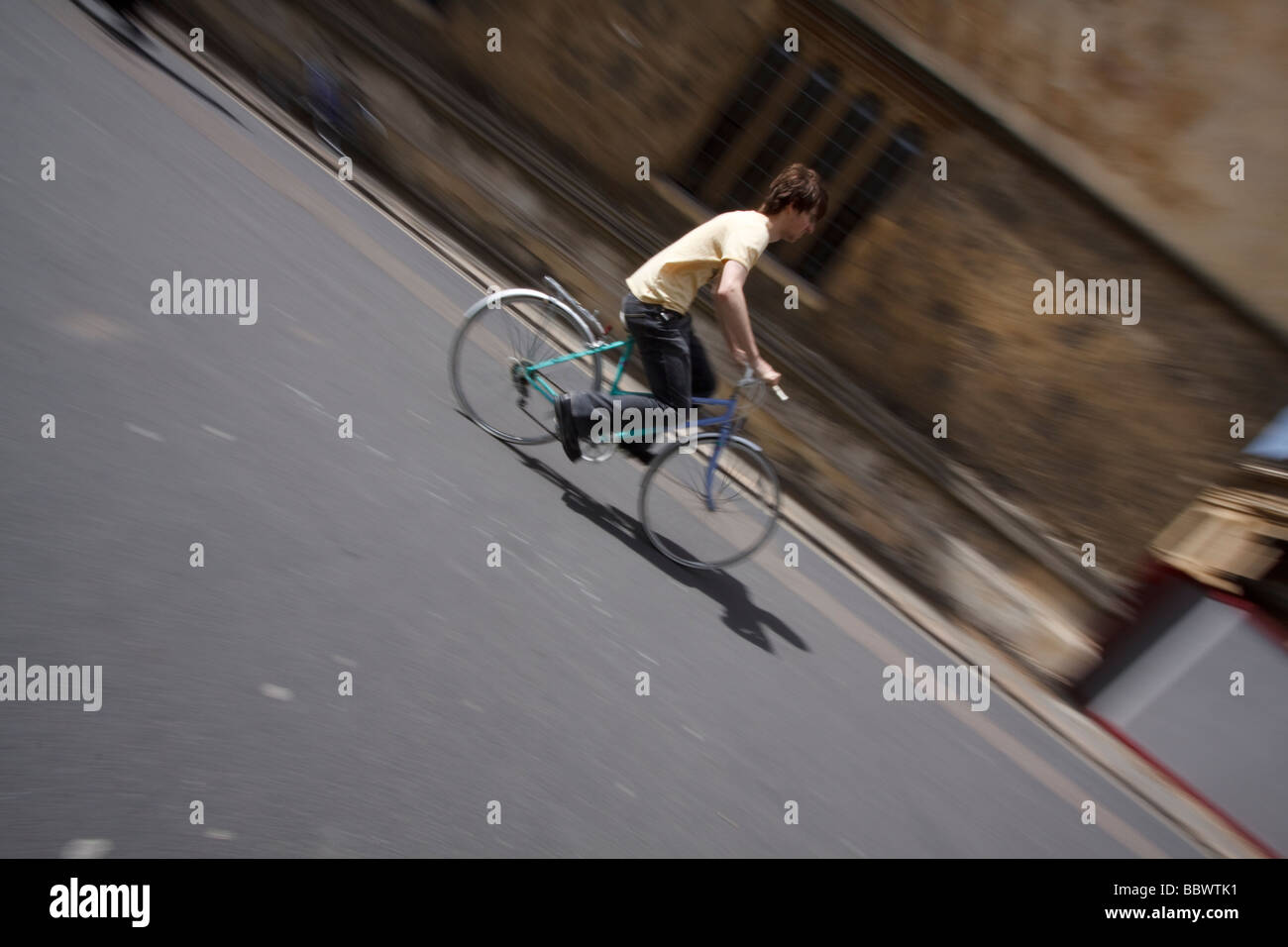 Cyclist with movement hi-res stock photography and images - Alamy