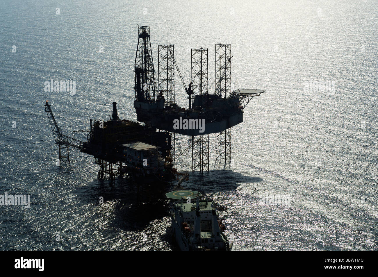 Middle rig hi-res stock photography and images - Alamy