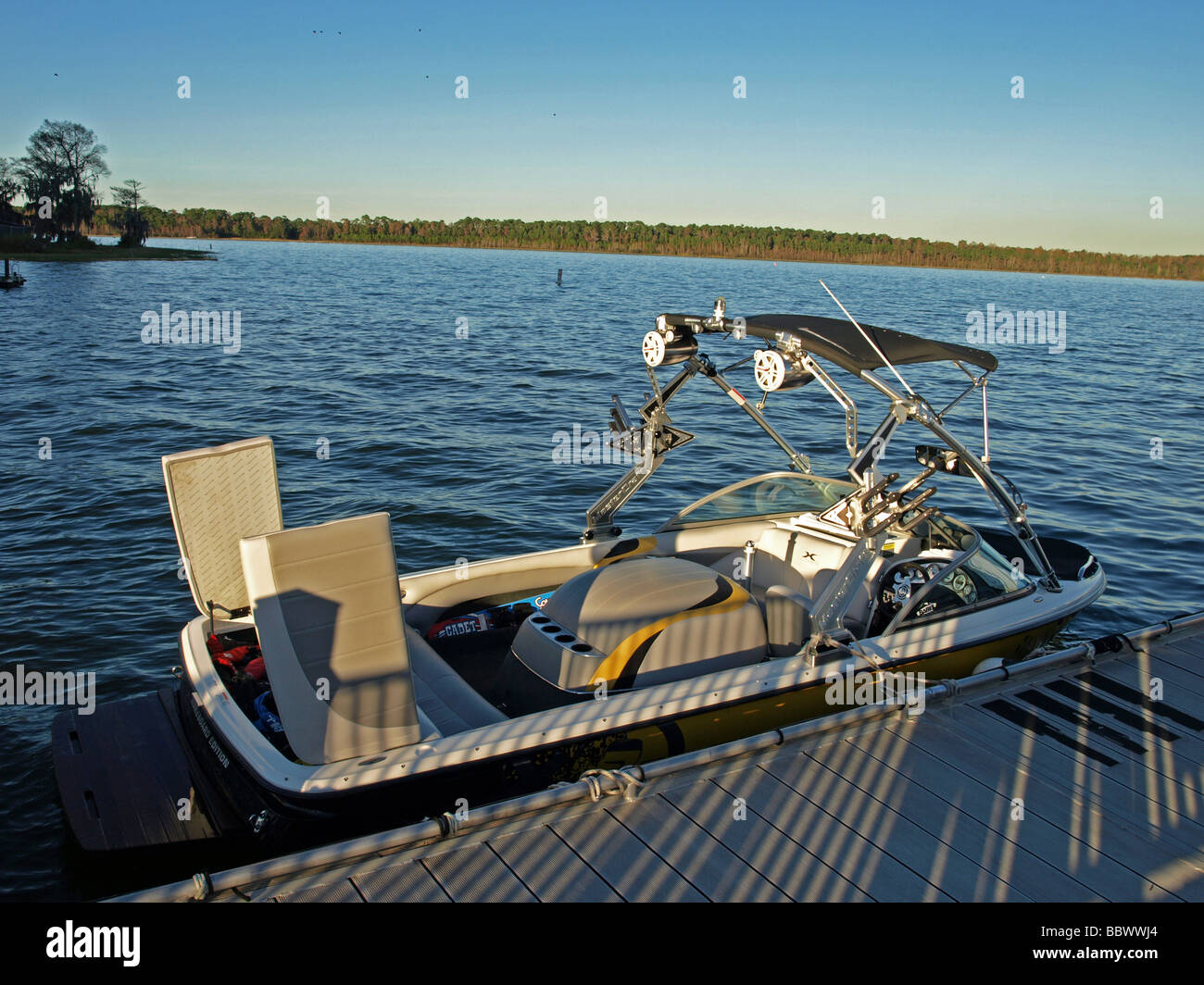 Distant fishing boat hi-res stock photography and images - Alamy