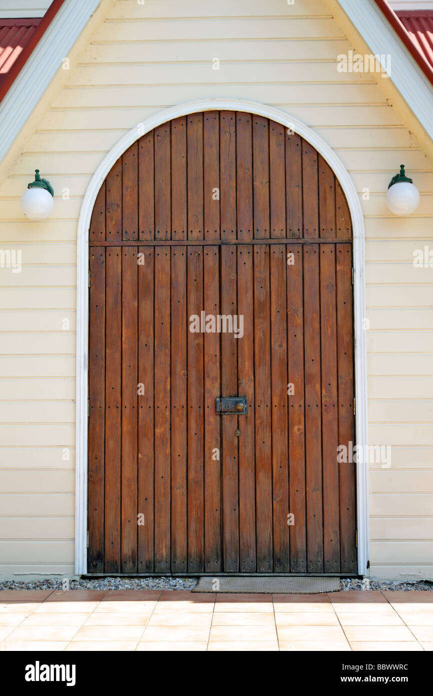 Wooden gate arch hi-res stock photography and images - Alamy