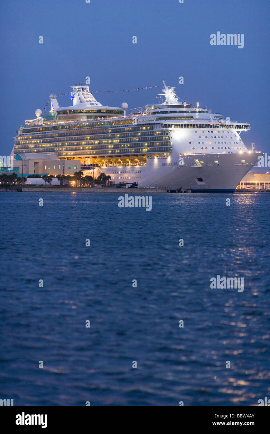 Docks cruise ship dock hi-res stock photography and images - Alamy
