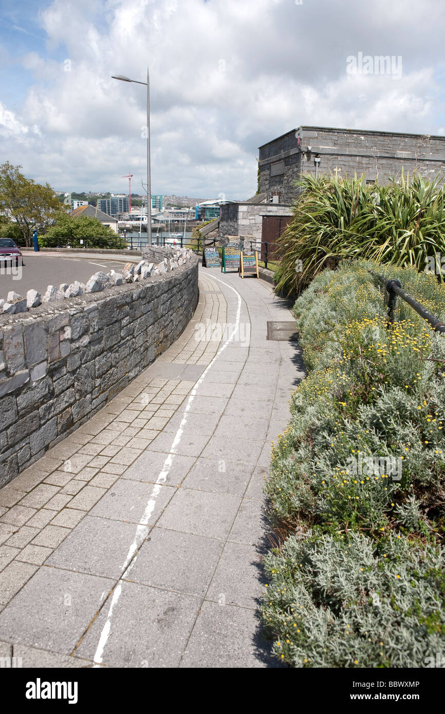 white lines plymouth. graffiti university of plymouth. painted in ...