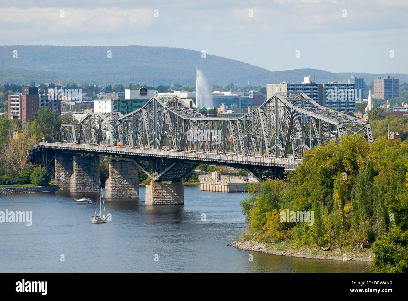 Interprovincial Alexandra Bridge links Ottawa, Ontario with Hull ...