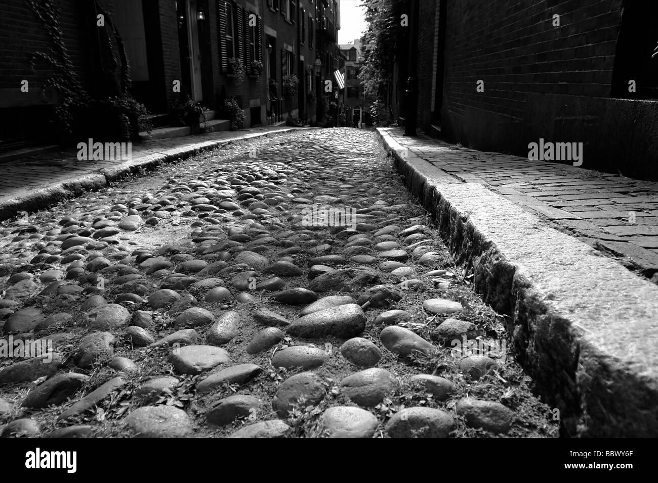 Cobblestone brick sidewalk and curb hi-res stock photography and images ...