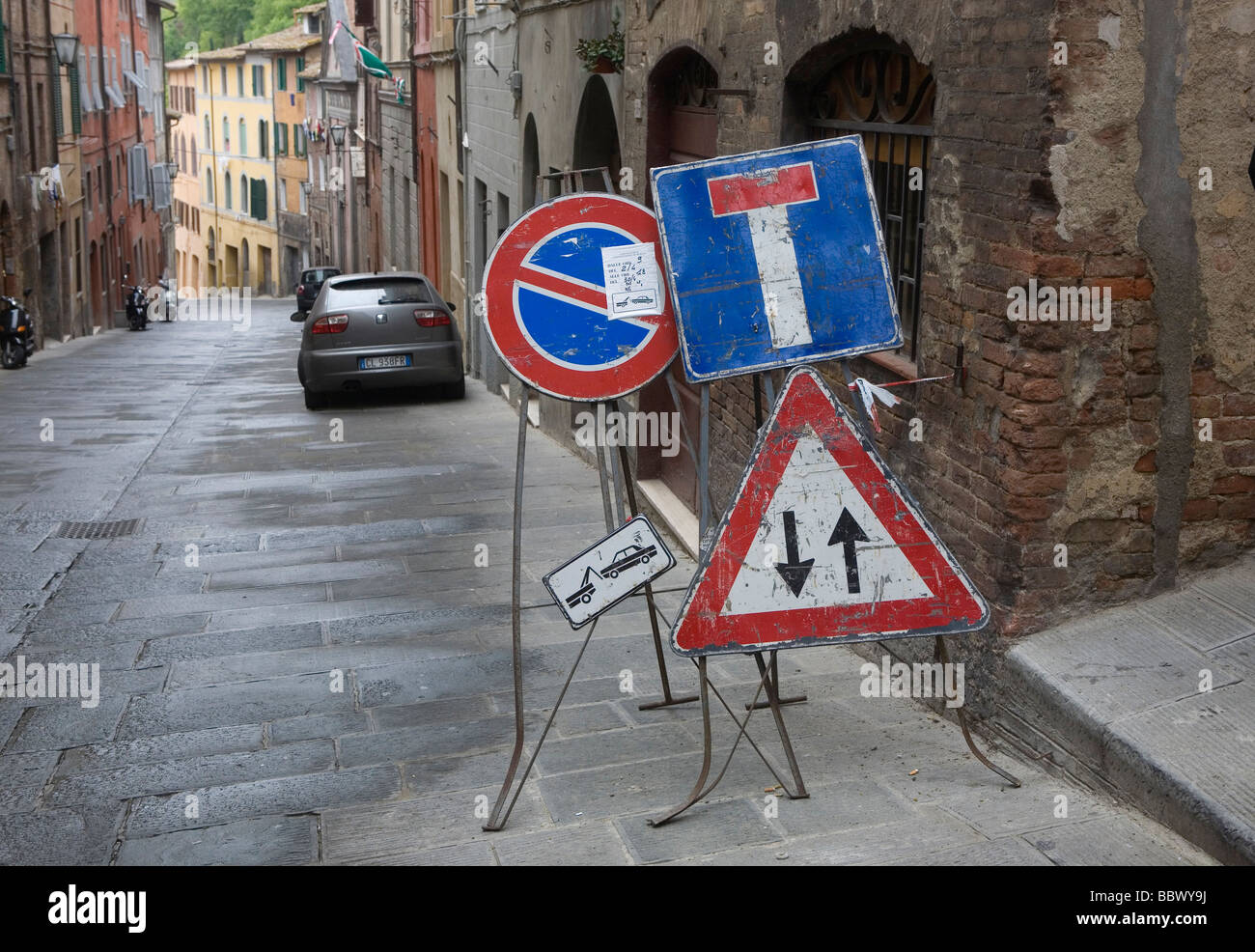 Siena street signs hi-res stock photography and images - Alamy